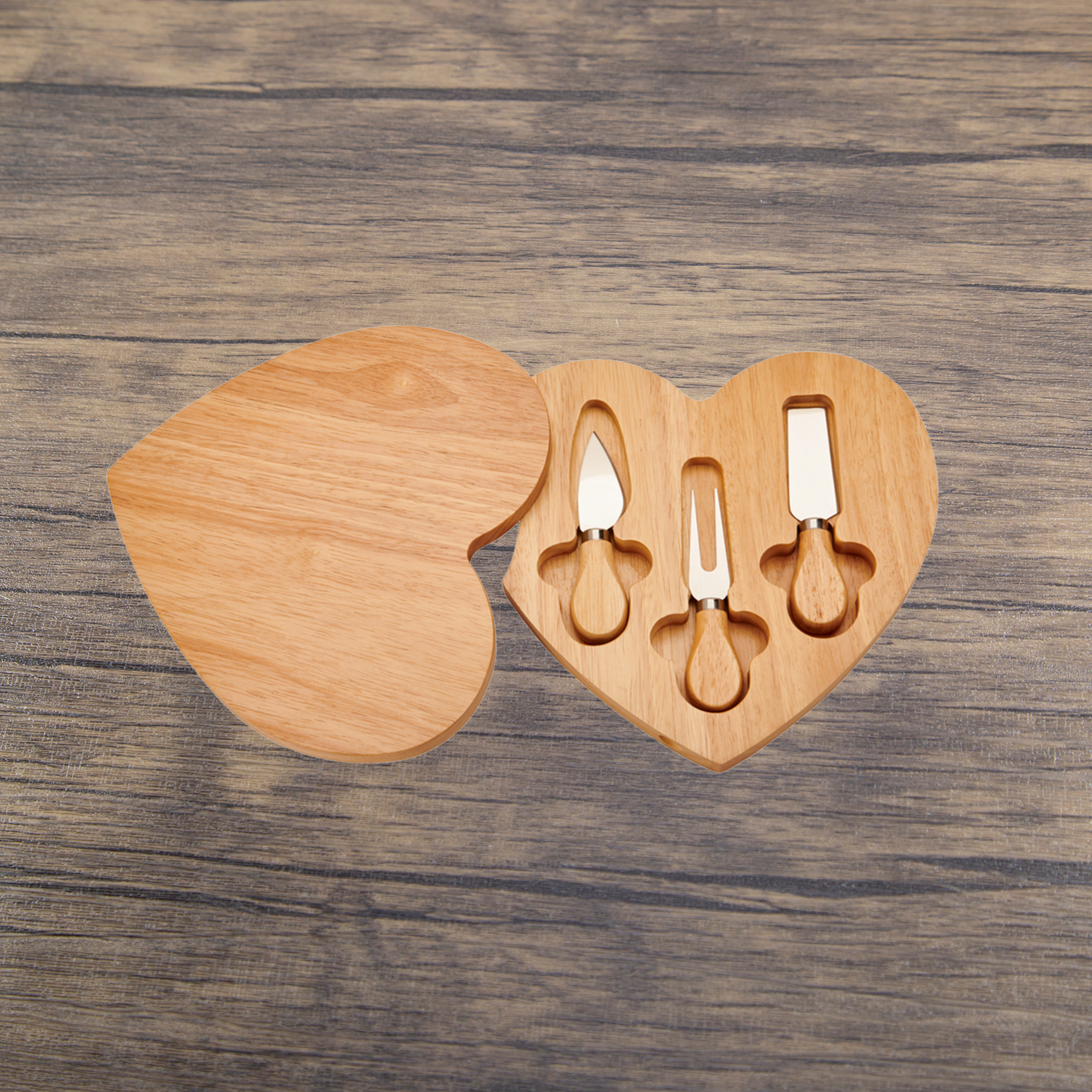 Heart-Shaped Cheese Board & Tool Set – creativegiftsdirect